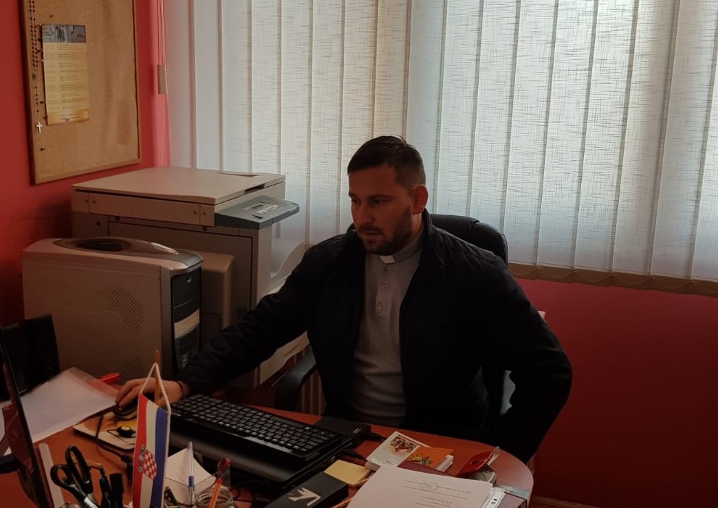 SUBOTA 18:00 Vlč. Mario Kaniški: Stavimo Boga uvijek na prvo mjesto! - HKR