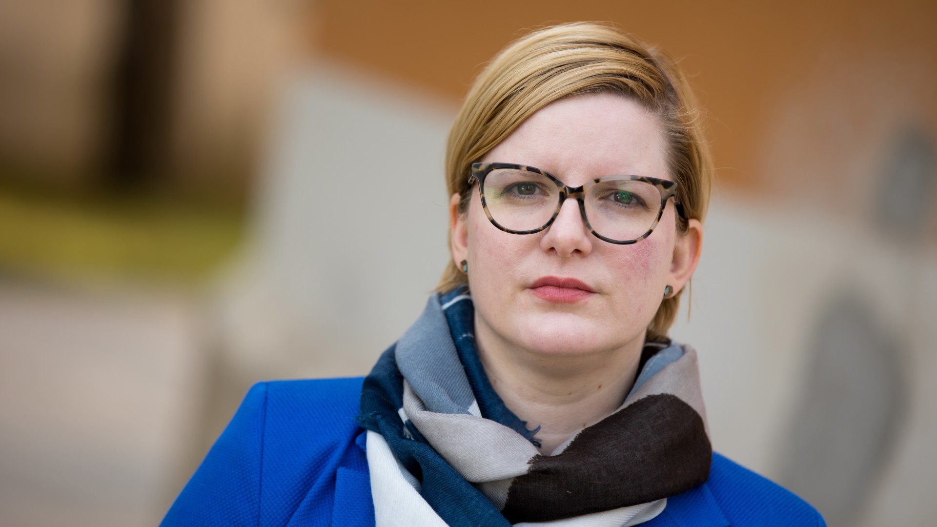 PETAK 18:00 Iva Mršić Felbar: Nikad nisi sam, čak i kad si ostavljen od ...